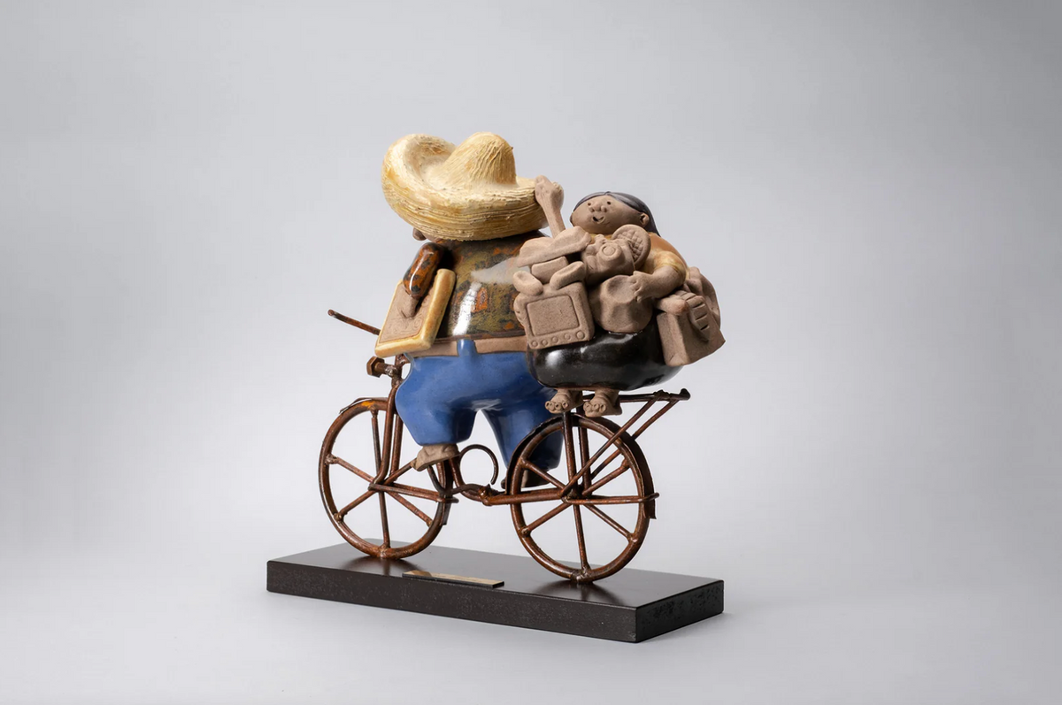 Shopping Trip by Rodo Padilla – Ceramic Sculpture of a Couple Shopping ...